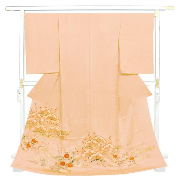 ■華やかな格調を大切に京友禅伝統工芸の手描き、本金、刺繍入で制作した特撰の色留袖です。■日本図案家協会会員の優秀図で工芸梅四季文を着姿重視でデザインしました。■創作の別格の物作りが大切な式典で最高の装いを演出します。○地色　【こちらの地色は...