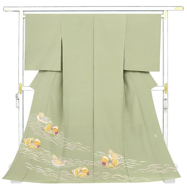 ■京友禅伝統工芸手描き白上げ染で、丁寧に工芸四季オシドリ波文を描いた色留袖です。■本物の物作りで本金加工を使い、格調高く表現された特撰品です。■匠の多彩な手描きと箔使いで制作された逸品が、高いお席での着姿を応援します。○地色　【こちらの地色...