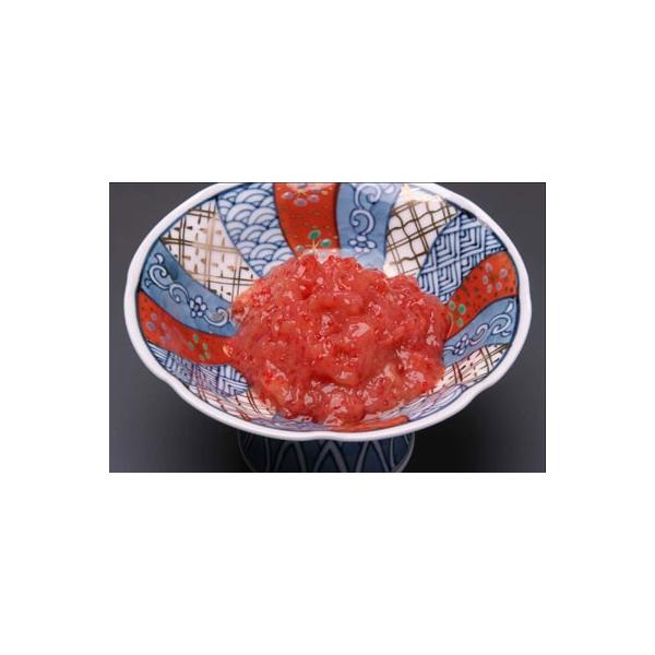 クラゲと梅肉をあえて、彩りに魚卵（とび子）を混ぜています。さっぱりとした梅の香りとくらげの歯ざわりが最高のマッチングです。居酒屋さんのメニューでは定番になっています。熱いご飯の上に乗せると梅のさっぱりした酸味とくらげのコリコリ感がよく合いま...