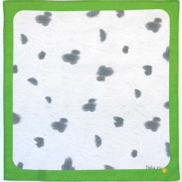 Neko iro風呂敷は包むと猫が丸まっているように見える風呂敷です。外でも猫と一緒に居る気分になれるような風呂敷に仕上がりました。猫好きの方にオススメしたい風呂敷です。猫の柄によって性格の系統も違うそうなので「ぶちグレー」の性格をまとめた...