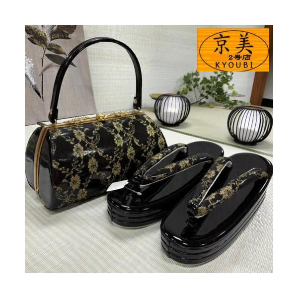 商品名　草履バッグセット　金刺繍「洋唐草」　　３枚芯厚底草履商品説明黒のエナメル地に金の刺繍や織り柄があしらわれた草履バッグセットです。フォーマルな場面に適した礼装用のデザインです。黒と金を基調とした色使いは、上品で華やかな雰囲気を演出しま...