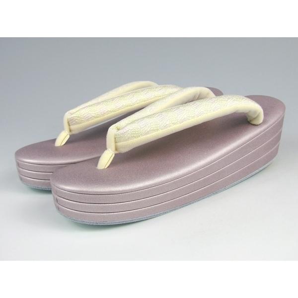 【 京都 銘織つづれ錦 】 3枚通し 草履　Ｓサイズ　(訳) 新品 サンプル品草履 （前3枚・後3枚重ね芯）高さ （かかとゴム除く）前　前 約2.2cm　後 約4.5cmＳサイズ （靴のサイズで約 21.0〜22.0）鼻緒　京都 銘織つづれ...