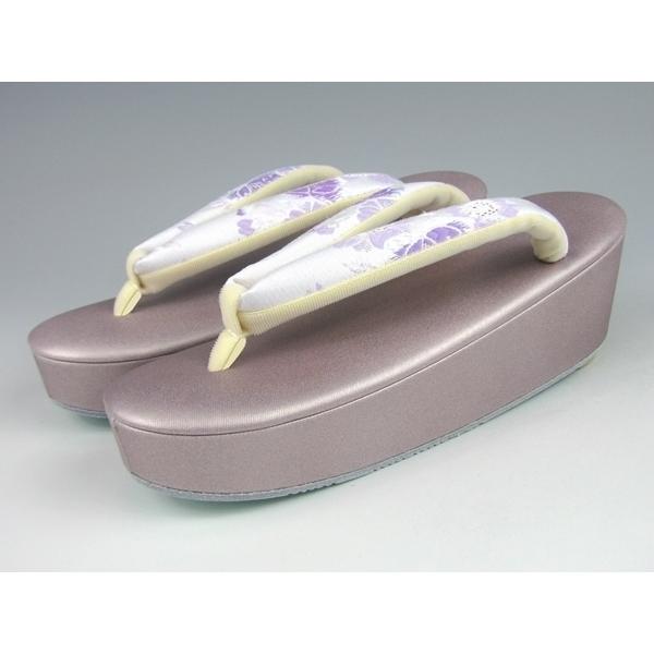 【 京都 銘織京錦 】 草履　背高目　Ｓサイズ　(訳) 新品 サンプル品   草履　前厚 （前1枚・後1枚芯）高さ （かかとゴム除く）前 約2.2cm　後 約5.2cmＳサイズ（靴のサイズで約 21.0〜22.0）鼻緒  京都 銘織京錦台　...