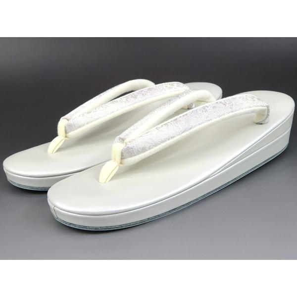 【 京都 銘織佐賀錦 】 小判型　牛革　本革 草履　Ｍサイズ　(訳) 新品 サンプル品草履　小判型（前1枚・後2枚重ね芯）高さ （かかとゴム除く）前 約1.0cm　後 約3.7cmＭサイズ （靴のサイズで約 22.5〜23.5）鼻緒　京都 ...