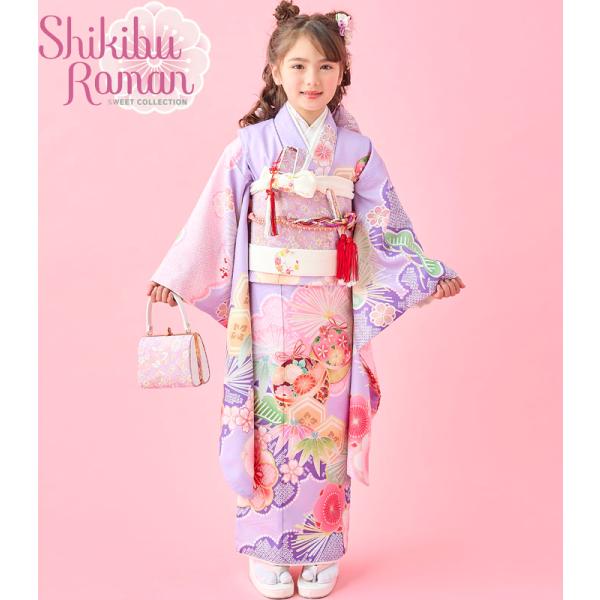 七五三、お正月等に！大人気ブランド2025年度 新作ブランド式部浪漫 7歳着物 単品（長襦袢 伊達衿付き）長襦袢を除き、着物は生地から縫製まで京都で製造された日本製です。着物には伊達衿も取り付け済み！肩上げはお子様の大きさに合わせて別途承っ...