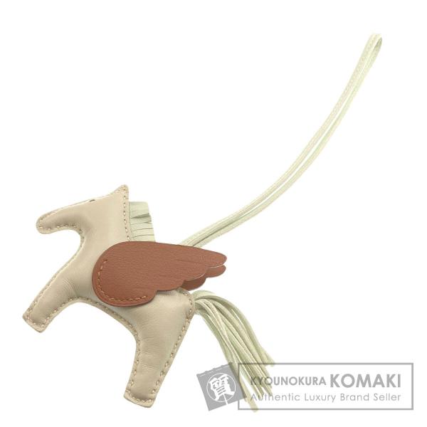 ■商品情報商品番号：985327001（cacgaeca）ブランド：HERMES / エルメスアイテム：キーホルダー素材：アニョーミロサイズ： 全長約23cm トップのみ約7x8.5x1.5cmカラー：クリームxブラウンxグリーン/ホワイト...