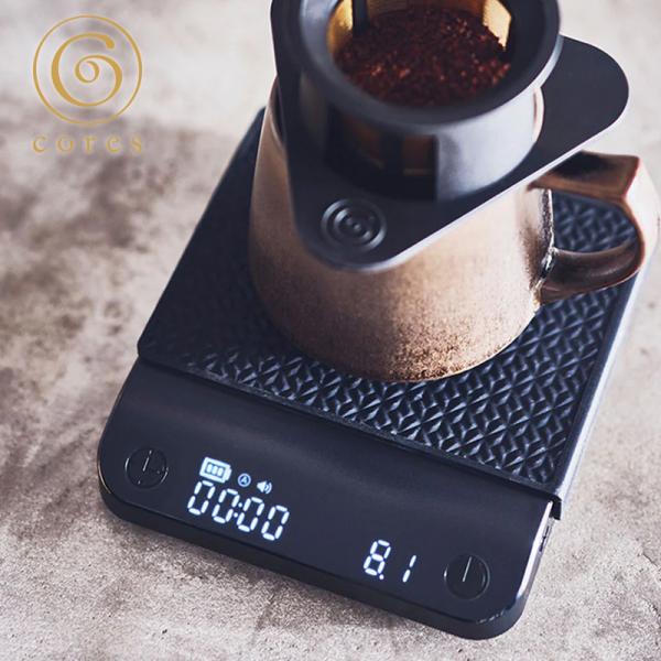 サイズ：約W13.5×D15.5×H3.0cm重量：約380g最小表示0.5〜200g未満：0.1g200〜500g未満：0.5g500〜2000g以下：1g時間表示単位：１秒防水性能：IPX4充電用USBケーブルの長さ：0.7m付属品：充...