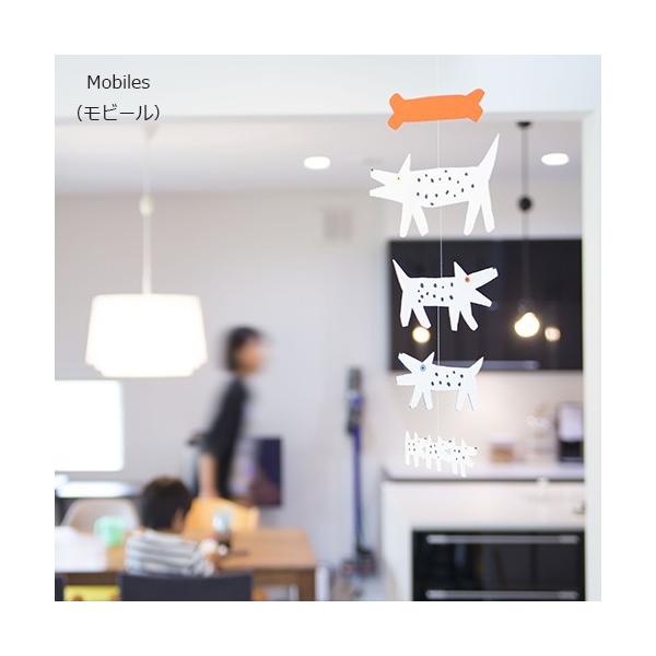 サイズ：W21cm×H48cm素材・材質：紙絵本から飛び出してきたようなモビールは、とぼけているようで、どこかクールな雰囲気を醸し出し、お部屋の中でも素敵な存在感を発揮してくれます。色味を抑えたシンプルな作りで、場所を選ばずにインテリアとし...