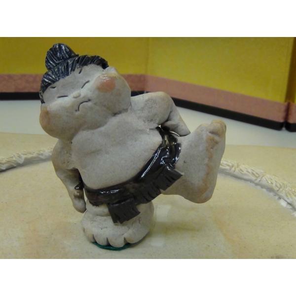 作陶家が心を込めて創る縁起と癒しの置物たち細川智晴作おすもうさんのシリーズサイズ：サイズ：サイズ：6×6×7cm