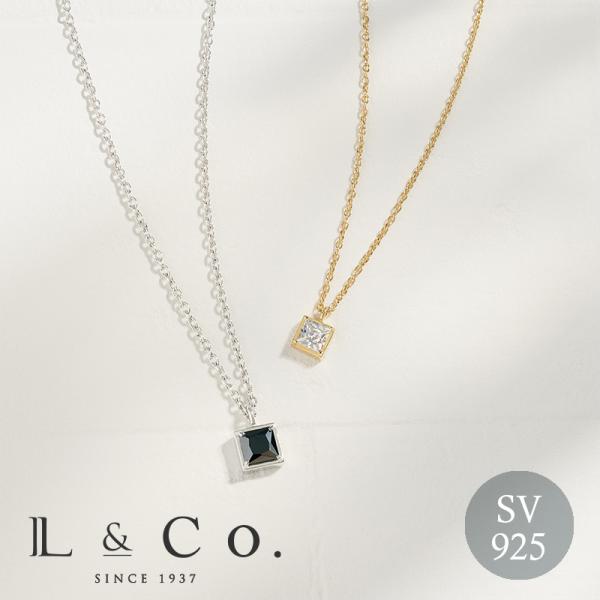 メンズはシルバーカラーにキュービックを合わせてクールでスタイリッシュな印象に、レディースはゴールドカラーにキュービックを合わせることで清楚で華やかな輝きを演出しました。都会的でファッション性の高いスクエアデザインは、どんな服装とも相性良くア...