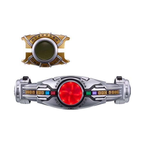 DX変身ベルトのリニューアルシリーズ「SUPER BEST」に、当時のDX版からの「サイズアップ＆リニューアル」をコンセプトとした「SUPER BEST EX」が登場！第1弾は『仮面ライダークウガ』の「DX変身ベルトアークル」。子ども（8才...