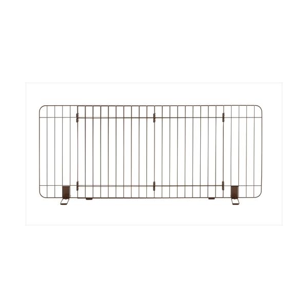 場所に合わせてピッタリ設置。片手で軽々持ち運びでき、手軽に部屋と通路を間仕切りできます。設置場所に応じて脚の位置を調節できるので、すき間からのペットの通り抜けを防ぎます。