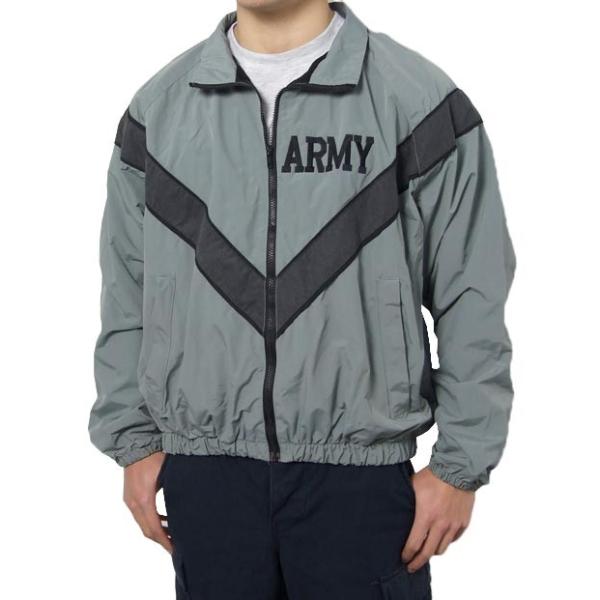 アメリカ軍本物トレーニングジャケットＵＳ．ＡＲＭＹ　のトレーニングウエアー夜間でもトレーニング出来る様に　Ｖの字に反射板が付けられていますレアなアイテムでＵＳＥＤですが状態は良いナイロン素材で軽い作り色はグレー前ジップアップスタンドカラーで...