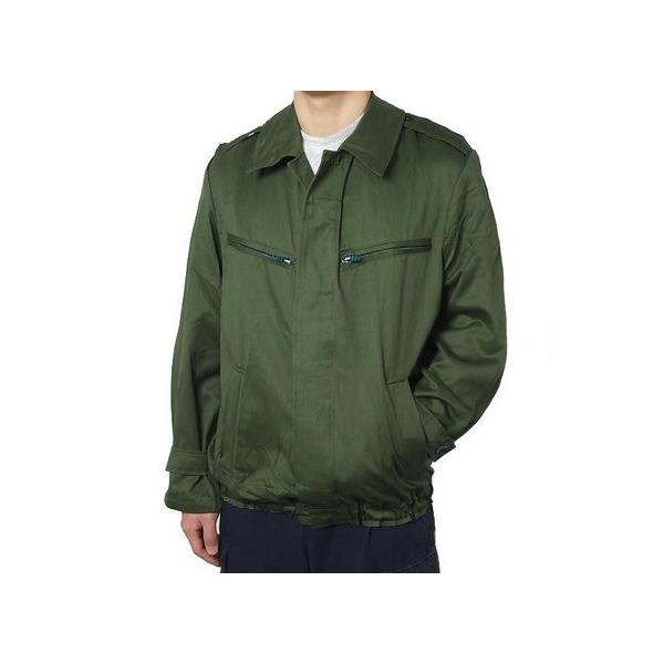 ハンガリー軍本物ジャケット色はアーミーグリーンで素材はコットンゆったりした作り前はボタン留め胸にジッパー付ポケット２個腰にポケット２個内ポケットなしウエスト部分にゴムが付いています------------------------------...