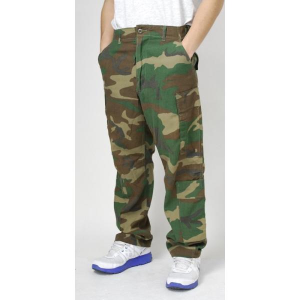 パイロットエアクルーパンツパイロット使用だけに素材は耐火素材カーゴポケット有、全てマジックテープ付表は腰に２ポケット　その下に前から入れるポケットが２つさらにその下に上から入れるポケット２つ後ろはお尻ポケット２つ合計８個のポケット前はジッパ...