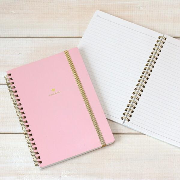 マットな質感の表紙に、ワンポイントの箔押しがキラリと光る、上品な仕上がりのA5サイズノート。使い勝手の良いサイズです！■サイズ：W148 × H210■中紙：7mm横罫：160 ページ