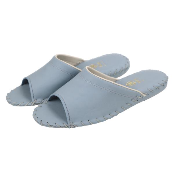 人気定番ロングセラーの室内履き9505が日本製になって再登場。滑り止め機能が底に2ヶ所施されているため、フローリングや階段でも快適に歩けます。足にしっとり馴染む独特の素材感は秀逸。防汚素材を使用しているのでお手入れも簡単です。●本体表に汚れ...