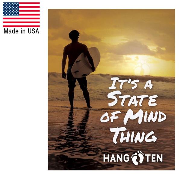 "HANG TEN" 看板 縦40.5cm×横31.5cm"HANG TEN" "IT'S A STATE OF MIND THING"と書かれたアンティーク風に仕上げたメタルサインです。海とサーフボードを持つサーファーの後ろ姿がデザインさ...