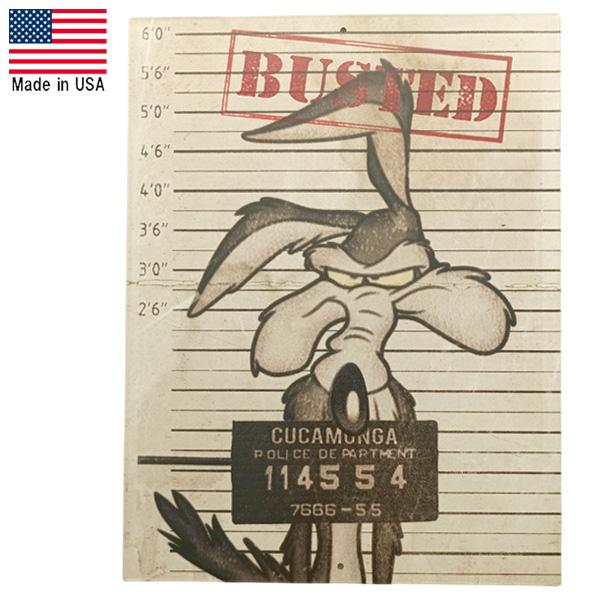 メタルサイン "LOONEY TUNES" ルーニー・テューンズ ワイリー・コヨーテ 指名手配 看板 縦28cm×横21.5cmルーニー・テューンズの人気キャラクター、ワイリー・コヨーテが、まさかの逮捕！？ユーモラスなマグショット（逮捕写真...