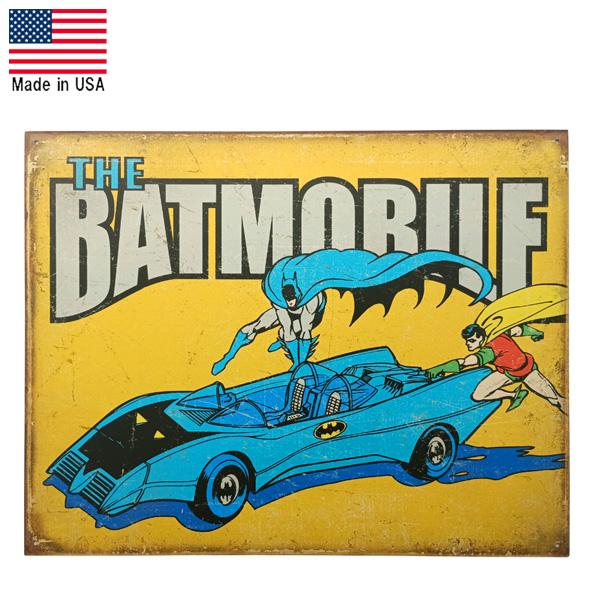 メタルサイン "BATMAN THE BATMOBILE" バットマン ロビン バットモービル 看板 縦32cm×横40.5cmDCコミックスの「ダイナミック・デュオ」、バットマンとロビンが、クラシックなバットモービルに飛び乗ろうとするシー...