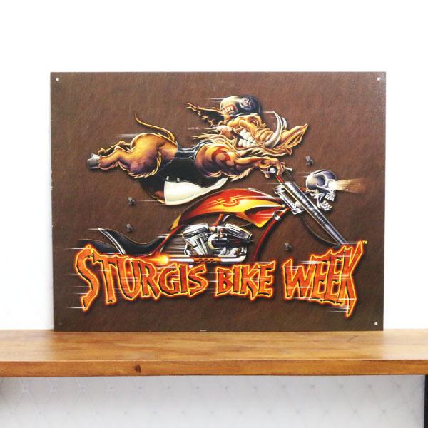 DIY等で近年話題のブリキ看板！ヴィンテージ広告や看板、標識などを復刻し、壁等にに掛けられるようにしたものです。お部屋やガレージ、また店舗内のアクセントにもってこいです！サイズ:横約32cm×縦約41cm