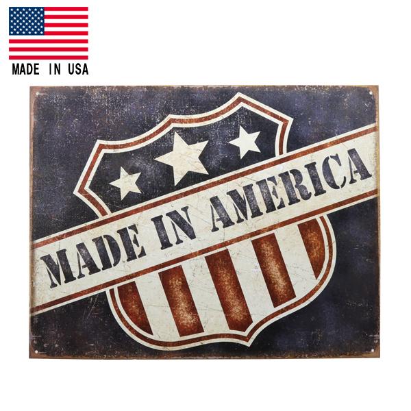 看板にも有るとおり、アメリカ製の『MADE IN AMERICA』のブリキ看板です。ヴィンテージ加工がされており、少しレトロな雰囲気のおしゃれな看板です。好きな看板と組み合わせて飾るのも素敵ですね！【商品詳細】・サイズ：（約）縦31.8cm...