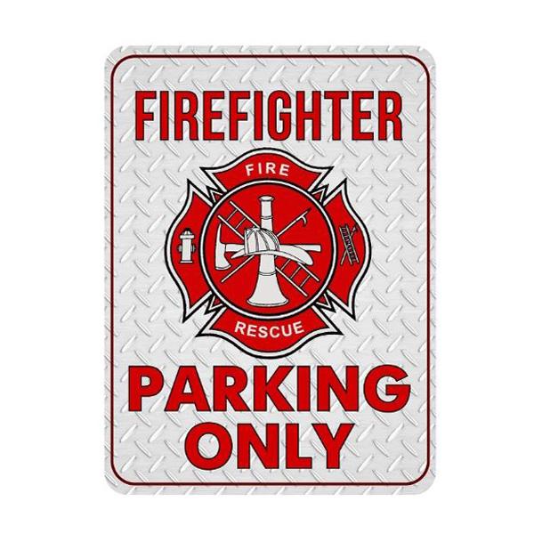 「縞鋼板」を背面に、「FIREFIGHTER PARKING ONLY（消防士専用駐車場)」と書かれた看板です！ 個人用にガレージやインテリアで個性的な空間を演出できます。もちろんショップ用にも◎なデザインです。【商品詳細】・サイズ(約)：...