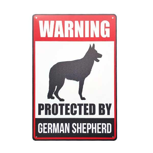 【商品詳細】"ジャーマン シェパード"のメタルサイン。「WARNING PROTECTED BY GERMAN SHEPHERD」（警告！ジャーマンシェパードが見張ってます！）と、描かれています。お家や倉庫のセキュリティー対策に！シェパード...