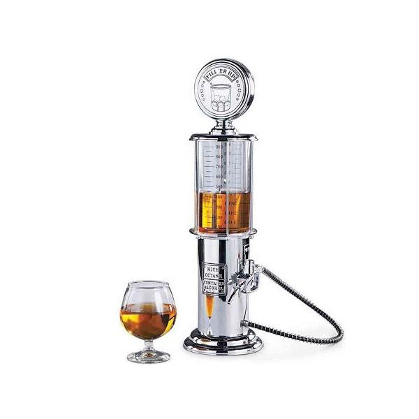 旧式のガスポンプのようなデザインのディスペンサーマシン。リキュールを入れたり、好きな飲み物を入れたりして、ピストルでグラスに注ぎます。パーティーなどで注目を浴びそうなアイテム！【商品スペック】・高さ(約)：50cm・ドリンクの容量(約)：9...