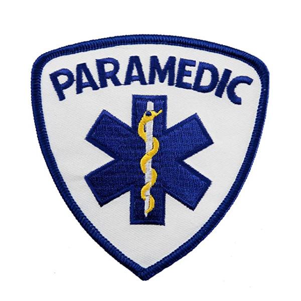 PARAMEDIC アイロンパッチ 縦9.5cm×横9cmアイロンがあれば誰でも簡単にアレンジが楽しめるアイロンパッチ（ワッペン）！ ジャケットや帽子、カバンなどのワンポイントに最適。 コスプレやサバゲーなど自分好みにご活用下さい！【商品詳...