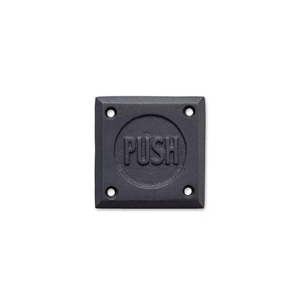 POSH LIVING サインプレート PUSH 4.5cm×4.5cmマットブラックのPUSHプレート。【商品詳細】・タイプ：PUSH・サイズ：横幅4.5cm×厚さ0.4cm×縦4.5cm・ネジ穴サイズ：直径0.3(4個)・素材：アルミニ...