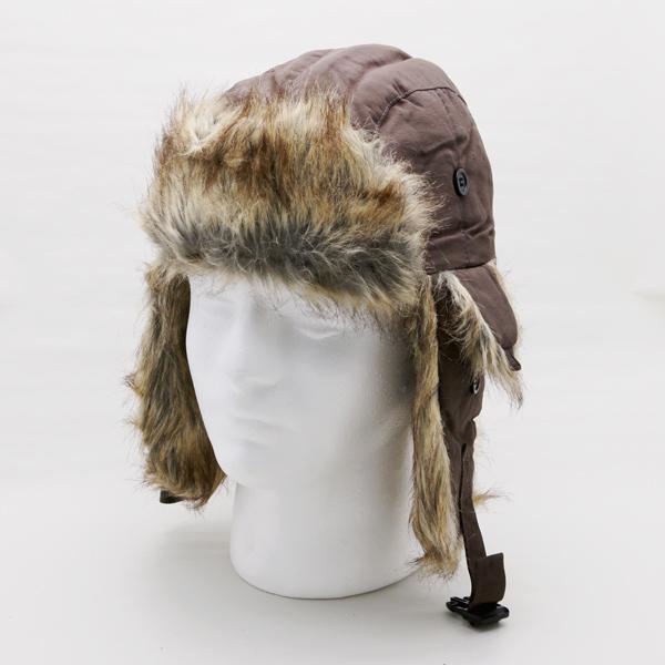 「アビエイターハット（飛行士用帽子）」飛行士たちが飛行機やバイクを操縦する際に寒くない様に 被っていた帽子です。耳あてやナイロン地で暖かく、見た目もおしゃれなので 「防寒」+「ファッションアイテム」としておすすめです。【商品詳細】・柔らかく...