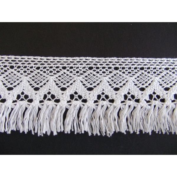 フリンジの幅は18ｍｍくらいです。 【素材】綿100％ 【幅】　48ｍｍ 【日本製】 【厚み】　あり　【色】　オフホワイト●こちらの商品は、1ｍ単位での販売となります。 御入用のメーター数を個数の欄に入れてください