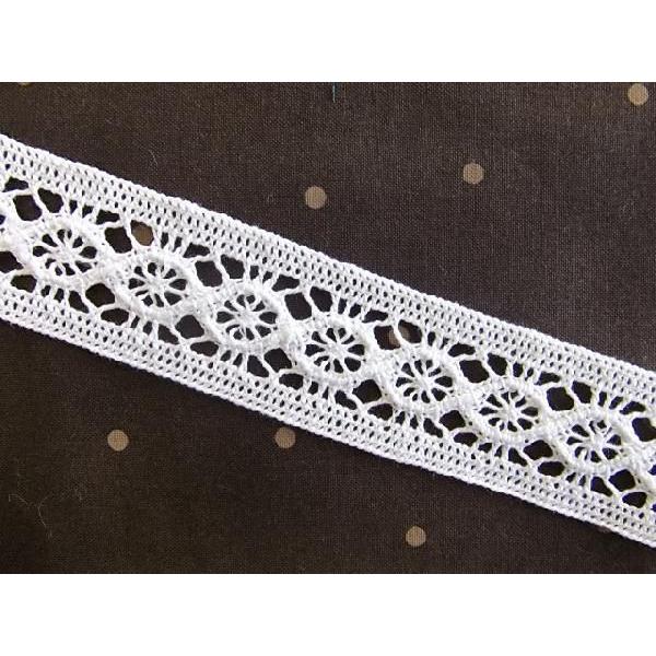 【素材】コットン 100%【幅】27mm幅 【厚さ】厚め【風合い】綿の柔らかさがあります【色】オフホワイトこちらは1m単位でのご注文になります♪1mの場合→1と入力3mの場合→3と入力お使いのブラウザにより、実際の色目と多少違うように見えて...