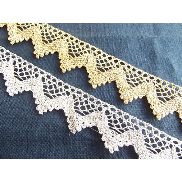 ラメの色も鮮やかなゴールドとシルバーなので、洋服や小物など用途も色々でオススメです工場直営の当店だからこそできる高品質、低価格レース☆【素材】ラメ100%【厚さ】あり【色】鮮やかなゴールドとシルバーこちらの商品は1m単位でのご注文になります...