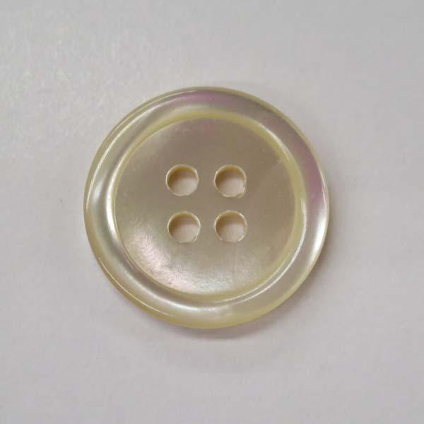 カーディガンなど洋服のボタンに最適です。＊表示サイズはメーカーの定めるサイズであり、実際のサイズとは多少異なる場合がございます。写真の色に関しましては、実際の色と異なって見えることがございますが、予めご了承ください。また光の入り具合や角度に...