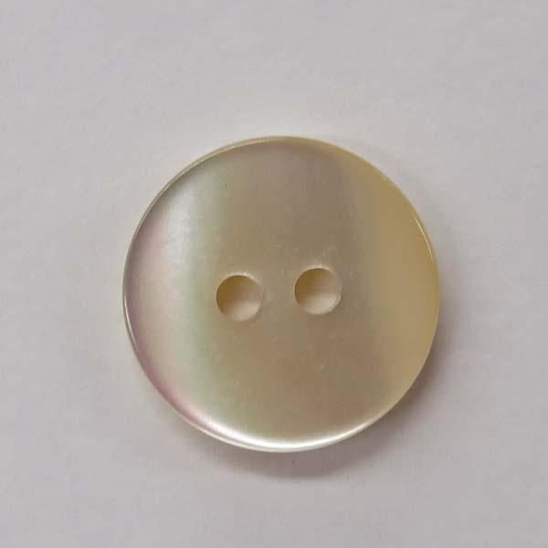 シャツやブラウス、カーディガンなど洋服のボタンに最適です。＊表示サイズはメーカーの定めるサイズであり、実際のサイズとは多少異なる場合がございます。写真の色に関しましては、実際の色と異なって見えることがございますが、予めご了承ください。また光...