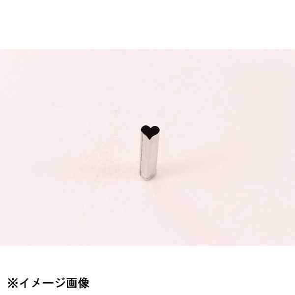 極小の生抜きで、かわいく季節を演出。端材も無駄なく使えます。※イラストは実物大です。※多少の誤差が生じる場合があります。サイズ:φ10〜12mmH43mm代々培われた匠の技。食材に＋αの価格を与える「かながた」です。●材質：18-8ステンレ...