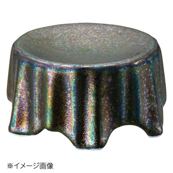 金属的な発色をする特殊な釉薬を使用し、更に手描きで加飾しているため、製品には個体差があります。本製品の個性としてお楽しみいただけましたら幸いです。●サイズ：φ9.0×H5.0cm  ●素材：強化磁器 ●品番：T008-BM-008-AH