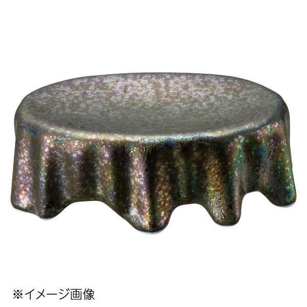 金属的な発色をする特殊な釉薬を使用し、更に手描きで加飾しているため、製品には個体差があります。本製品の個性としてお楽しみいただけましたら幸いです。●サイズ：10.0×7.0×H3.3cm  ●素材：強化磁器 ●品番：T008-BM-012-AH