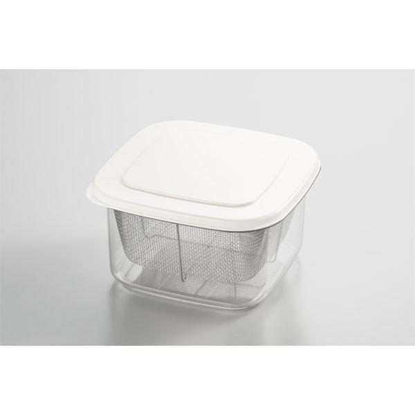 ザル付きの保存容器。専用ザルで水切りもできて便利。ザルを取ればフタをしたまま電子レンジで使えます。●品番：SJ2964●本体サイズ（mm）：幅178×奥行178×高さ100●本体重量（g）：250●満水容量（ml）：1900●材質：容器：ポ...