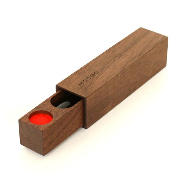 ◆ 当店は紙での領収書の発行は行っておりません◆ 初期不良は、1週間以内にご連絡下さい。それ以降の対応は出来ませんので、ご注意下さい。◆ 初期不良以外の故障は、メーカーにお問合せ下さい。【商品概要】気持ち良く印鑑を出すことができる木製印鑑ケ...