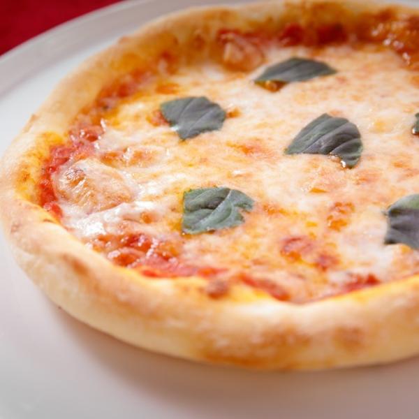 ※マルゲリータの画像において、ルッコラ → バジルソースに変更となりました。■クール便ヤマト運輸にてお送りいたします。■容量：6枚入（直径約20cm)■種類：マルゲリータ2枚、もち明太子クリームソース2枚、照り焼きチキン2枚■賞味期限：製造...