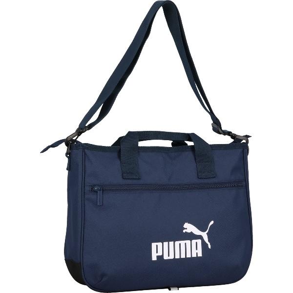 幅広いシーンに活躍するレッスンバッグです。フロントのプーマキャットロゴでメリハリをプラスしました。スクエアーフォルムで使い勝手の良いデザインが魅力。取り外し可能なストラップの2WAY仕様なので、その日のシーンに合わせて使い分けできます。程よ...