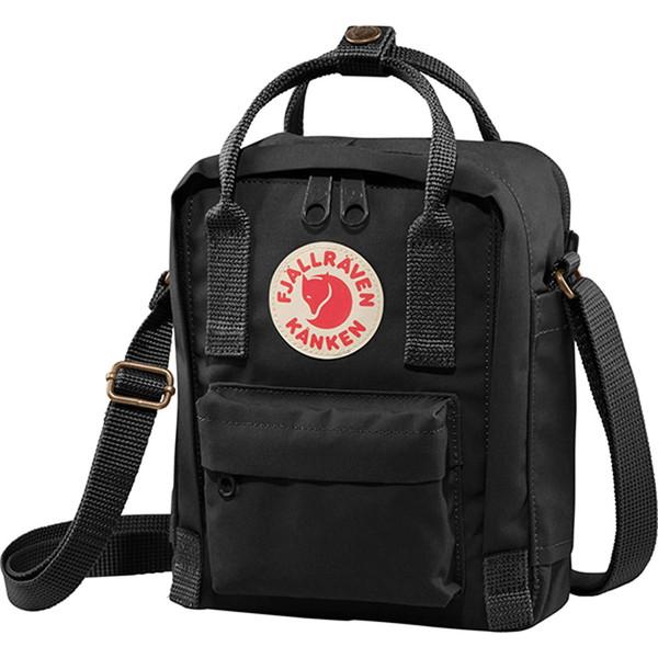 カンケンをそのまま小さくした大きさのKanken Slingは、普段Kankenを愛用されている方が荷物が少ない時に使いたくなるショルダーバッグとして開発されました。素材もオリジナルと同様の頑丈なビニロンF素材が使われていて、しなやかなスト...
