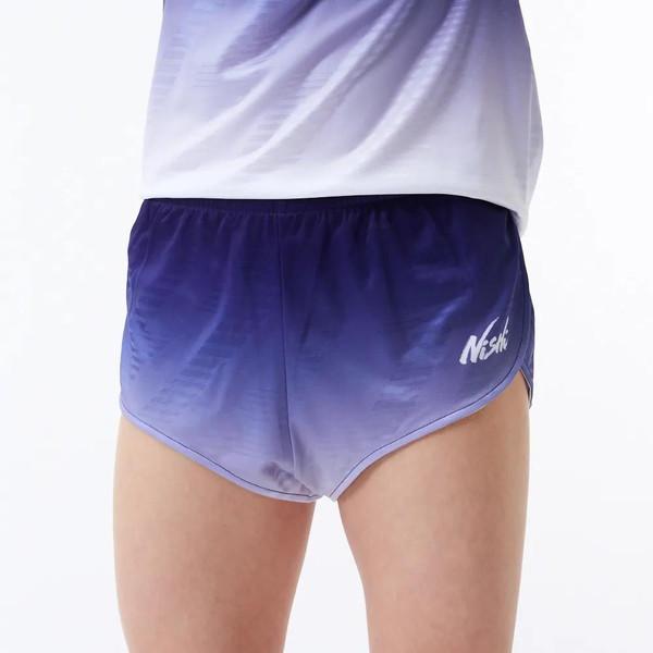 商品の特徴2024年新登場。限界突破のための機能を搭載した「HIGH TECH LINE」シリーズ。サイド部分の縫い目を極限まで減らしたアスリートオープンカットが大きなストライドを確保。さらにエアーダクトホールで通気性を向上し、最高のパフォ...