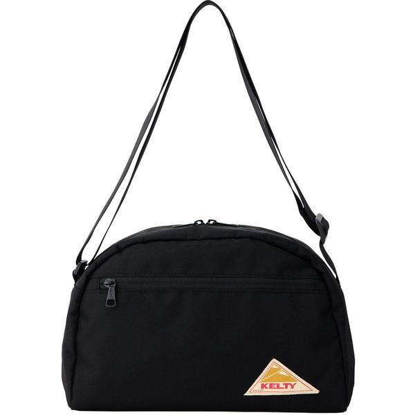 ラウンド型ナイロンショルダーバッグ。トップがラウンドしたユニークなデザインで、カジュアルコーデにぴったりな「ROUND TOP BAG M」。コンパクトなのに収納力抜群！500MLペットボトルや長財布も余裕で入る、頼れるミニショルダーです。...