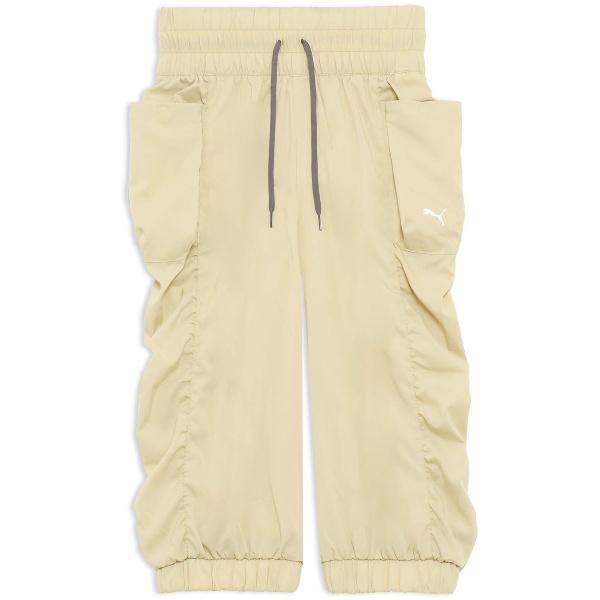 フィットネスやヨガなどスタジオでのトレーニングに役立つ七分丈のパンツ。柔らかさ、肌触りの良さ、機能性にこだわった素材で快適にご使用いただけます。調節可能なドローコード付きのウエストゴム仕様で、着脱も簡単に。両サイドにポケットを施し、左サイド...