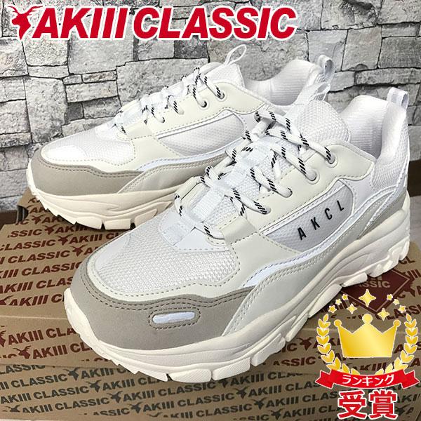 日本契約キャラクター吉木千沙都さん（ちぃぽぽ）サイドに「AKCL」のロゴが入ったダッドシューズスタイル。つま先に反射板、柄の入ったシューレス等、細かなディテールにこだわった1足。多様な素材が取り入れられたトラッキングアグリースニーカー。UR...