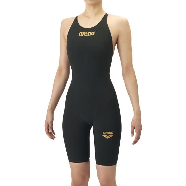 セカンドモデル「AQUAFORCE FUSION-ONE」シリーズの競泳水着。公式大会に出場するために必要なWORLD AQUATICS(世界水泳連盟)承認モデルで、初めて布帛水着に挑戦するスイマーにおすすめ。身頃に切り替えのない1パーツ仕...